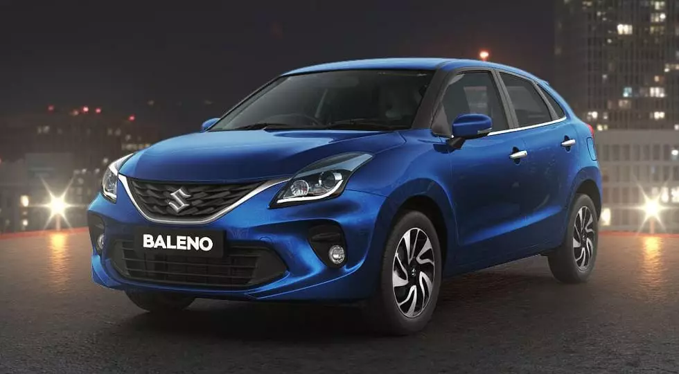 Նոր Toyota Glanza. Անալոգային suzuki baleno- ն ինչ-որ բանի մեջ կգերազանցի բնօրինակը 35157_1