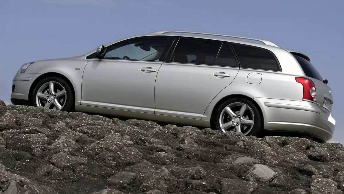 A fotóban: Toyota Avensis Wagon 2006-08