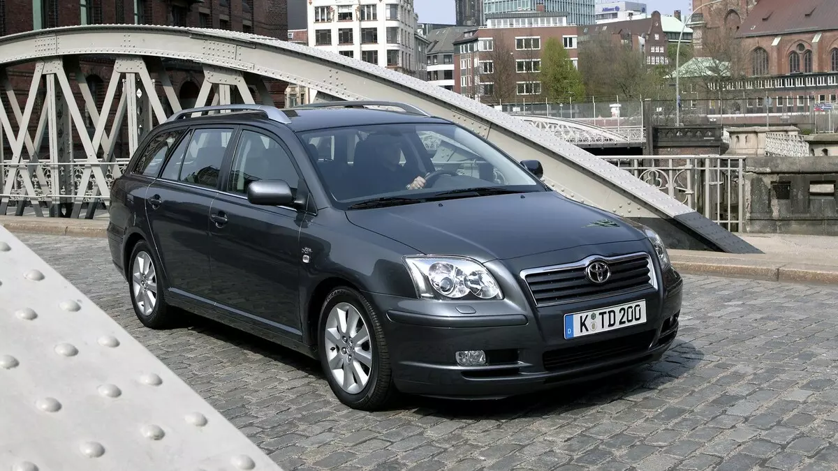 A fotóban: Toyota Avensis Wagon '2003-06