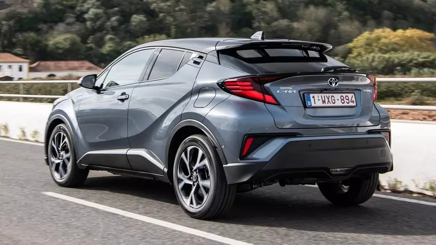 Toyota vabastab spordi versiooni C-HR Crossover mootoriga Gr Yarisest 35278_2