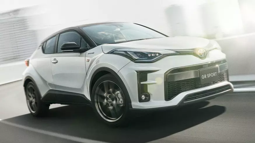 Toyota libérera la version sportive du crossover C-HR avec un moteur de GR YARIS 35278_4