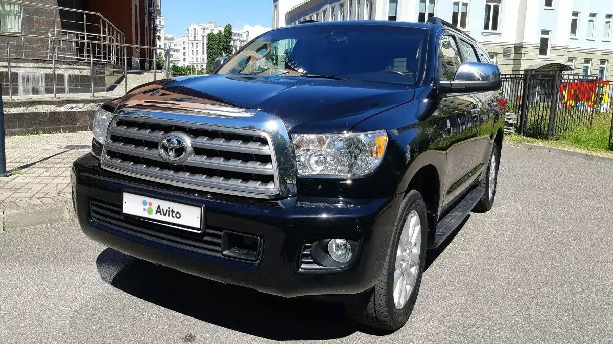 Land Cruiser en esteroides: paga a pena comprar a Sequoia de Toyota por 2.500.000 rublos? 35303_15