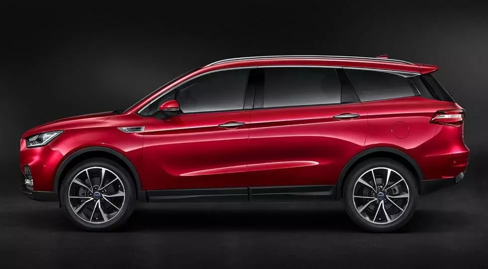 Subbrend Zotye toonde zijn eerste model 35339_8