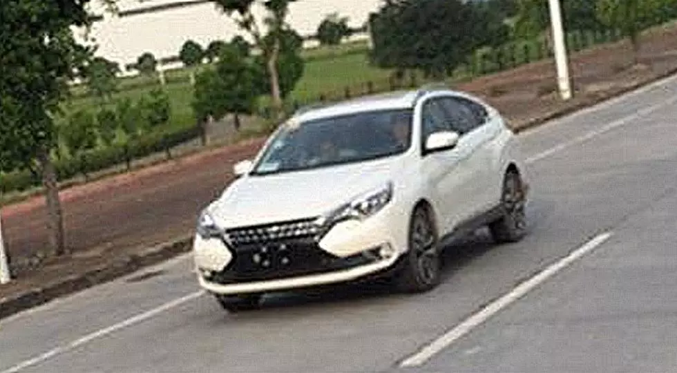 Cross Coupe Nissan och Dongfeng förbereder sig för att komma in på marknaden 35358_1