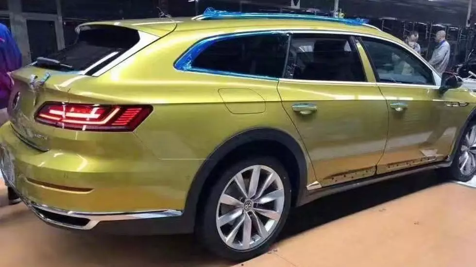 Volkswagen Arteon Wagon mixgħul fir-ritratt: mhux biss 