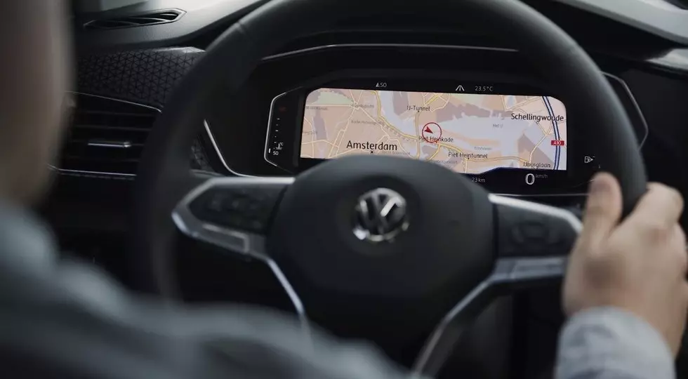 Volkswagen မှပြိုင်ဘက် Hyundai Creta: ပြောက်ကျားမရှိသောပထမဆုံးဗီဒီယို 35496_1
