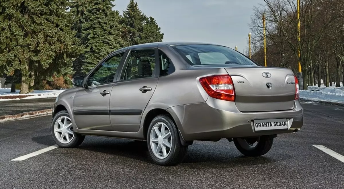 AVTOVAZ a commencé les tests mis à jour LADA GRANTA 35586_4