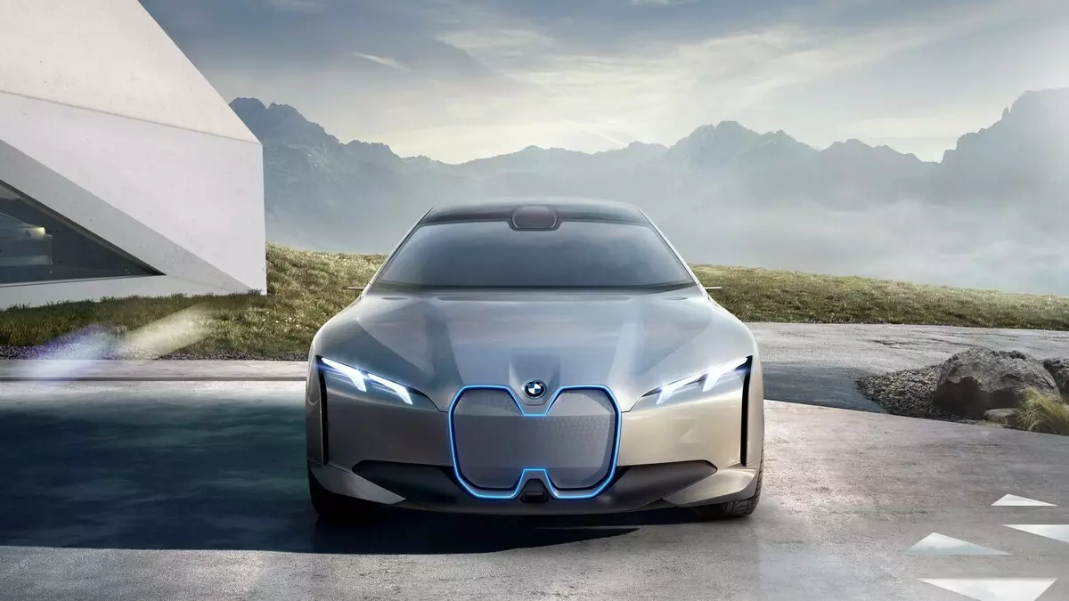 BMW a apporté une berline électrique à Francfort 35670_10