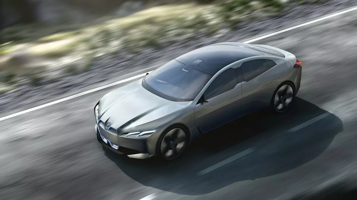 BMW a apporté une berline électrique à Francfort 35670_12