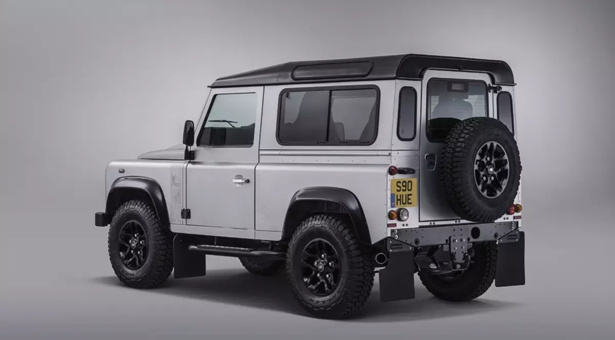 Land Rover celebrated the anniversary of Defender by the release of a two millionth SUV 356_3