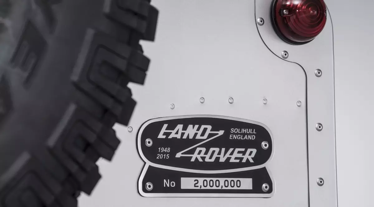 Lanver Rover ṣe ayẹyẹ iranti aseye ti olugbeja nipasẹ itusilẹ ti Milionu meji SUV 356_7