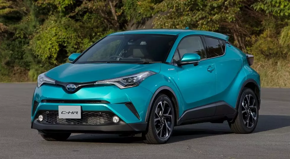 I-Toyota C-HR CROOVOOX ngenyanga eqokelele ii-odolo ezingama-48,000 35711_1