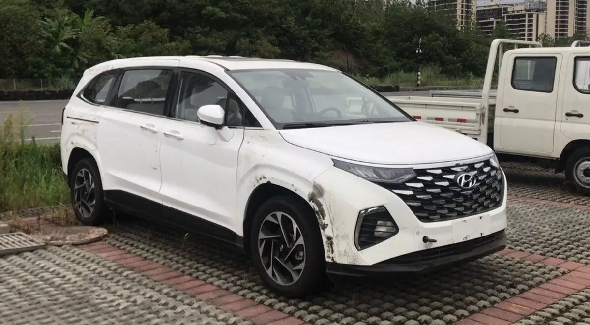 يېڭى minivan hyundai hameflage. ئىچىدە - «باشقا» كرېتقا ئوخشاش غايەت زور تاختا كومپيۇتېر 35749_2