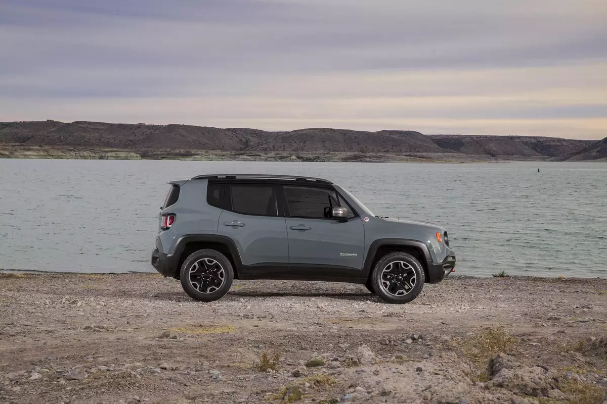 Jeep studerar möjligheten att släppa ut den nya budgetkorsningen 3577_2