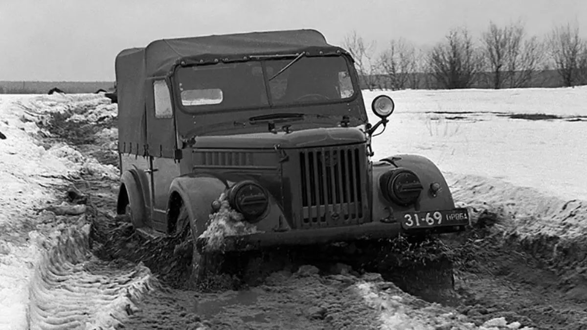 Erlendar rætur, forsætisráðherra og harður toppur: goðsögn og staðreyndir um Gaz-69 35788_19