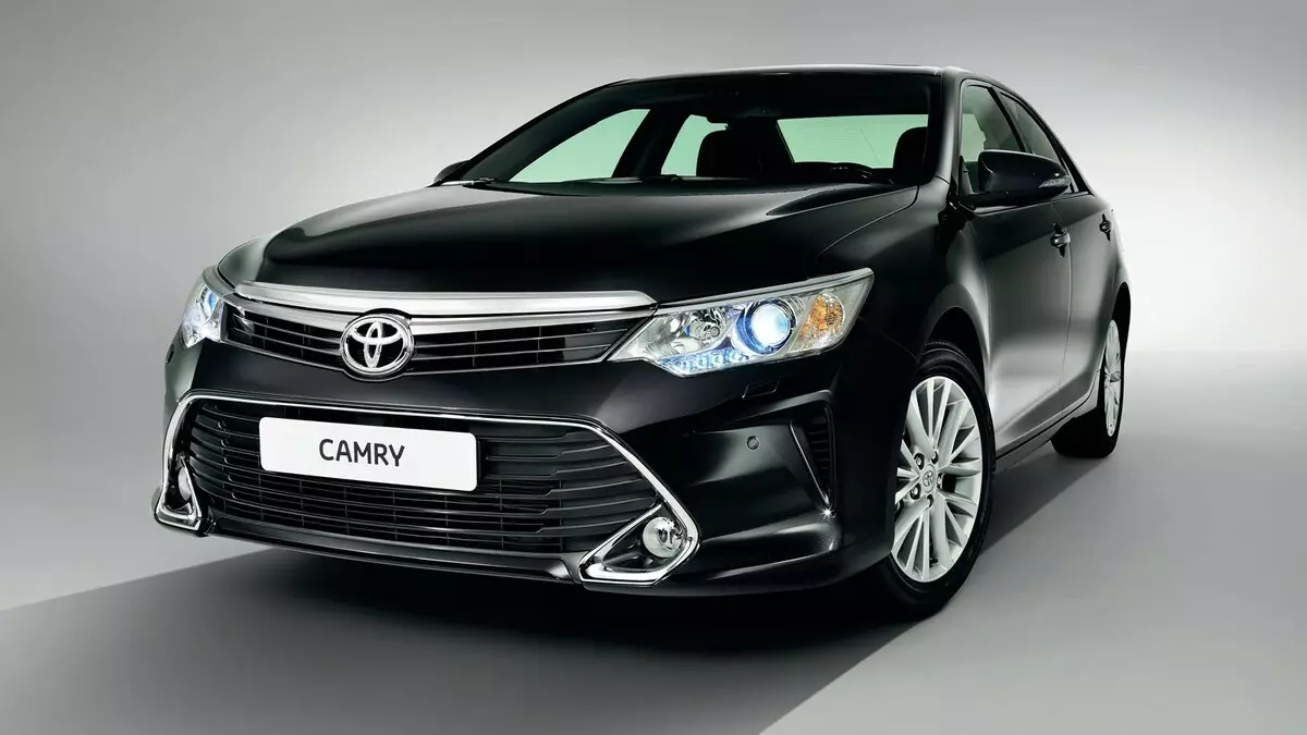 In the photo: Toyota Camry