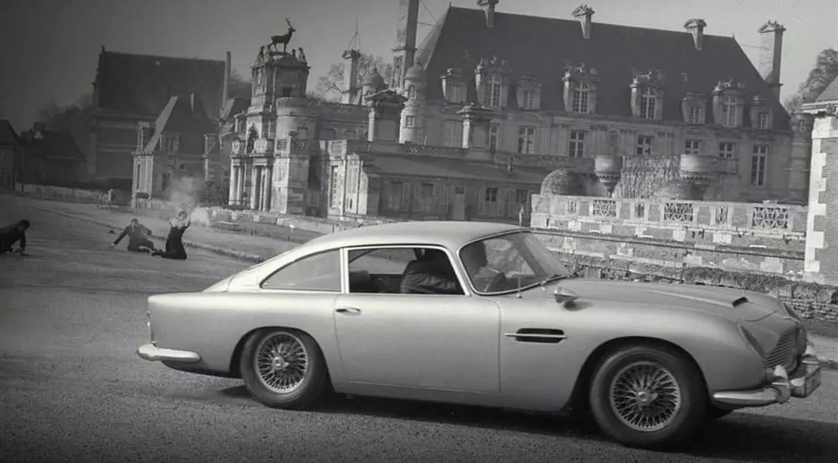 Aston Martin DB5: Най-добър автомобил Джеймс Бонд 35898_17
