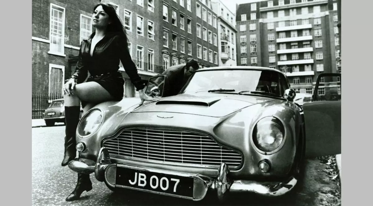 Aston Martin DB5: Best Car James Bond 35898_2