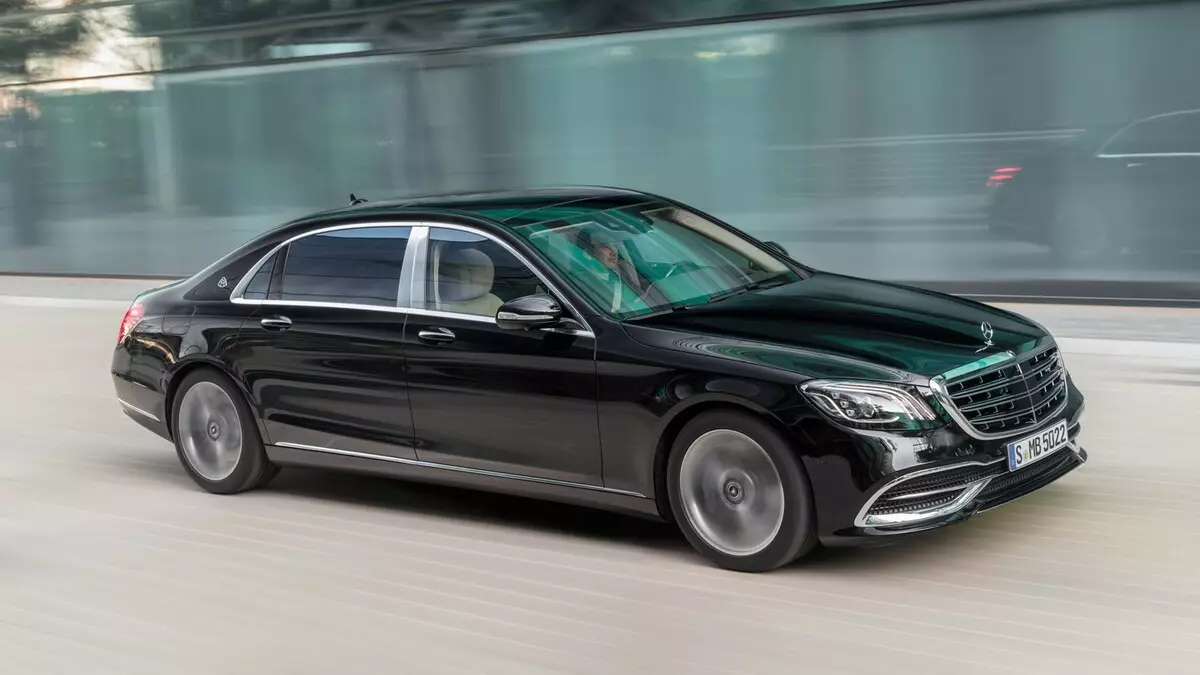 Сүрөттө: Mercedes-Maybach S-Class