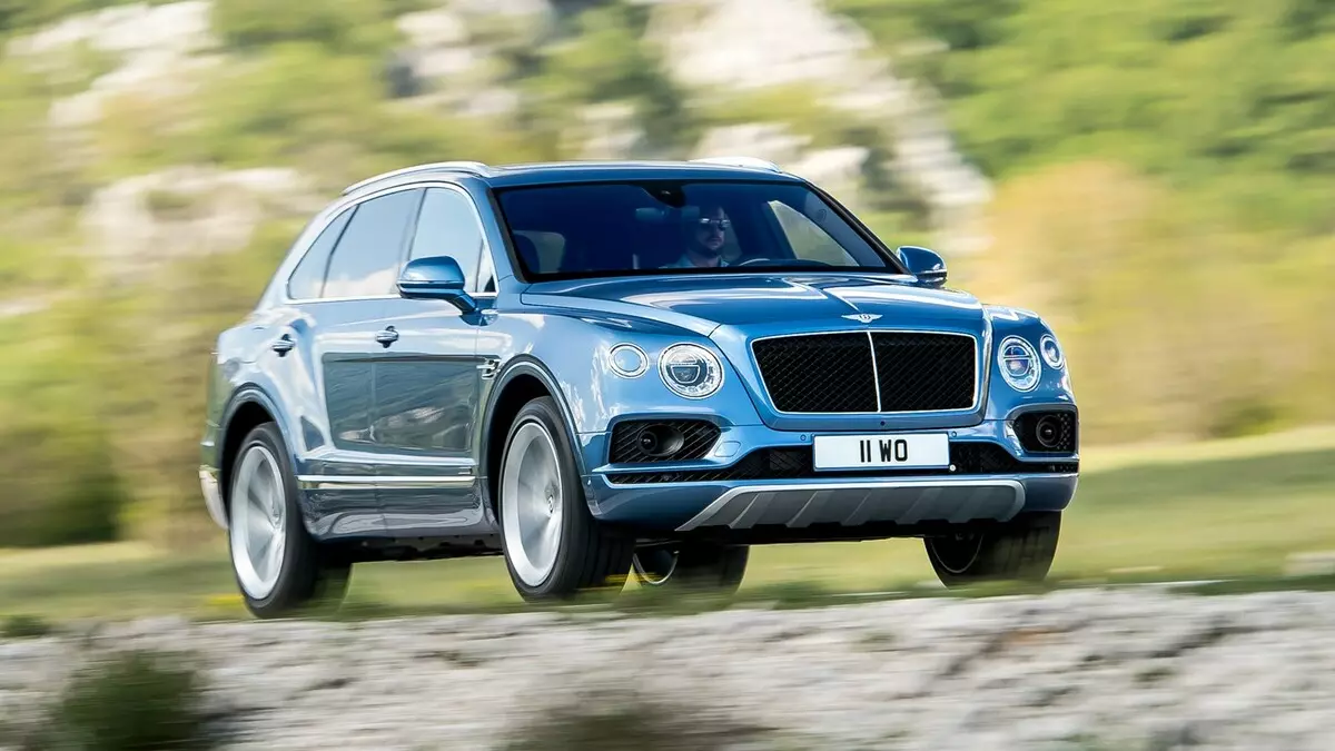 Сүрөттө Bentley Bentayga