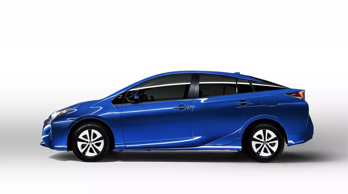 Жаңы Toyota Prius бардык дөңгөлөккө айланышы мүмкүн 36123_3