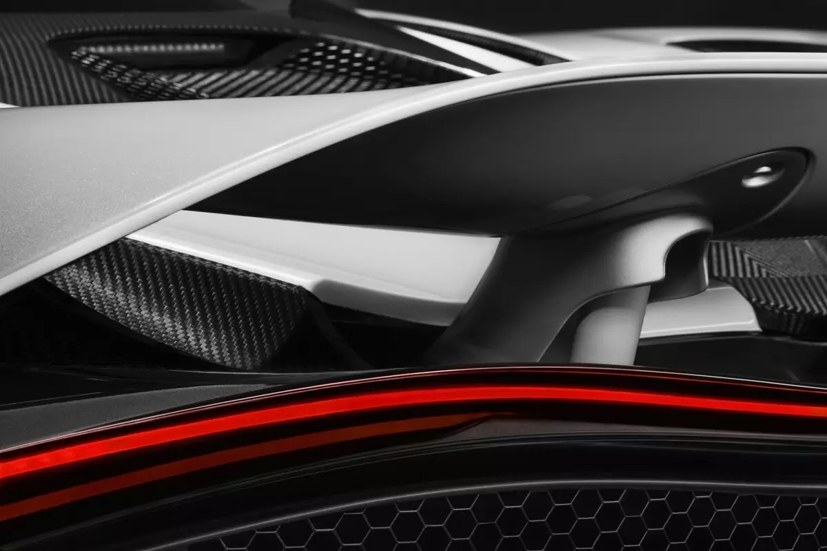 7402-180117_New + McLaren + Super + Series + Blends + Beauty + và + Technology_image_final