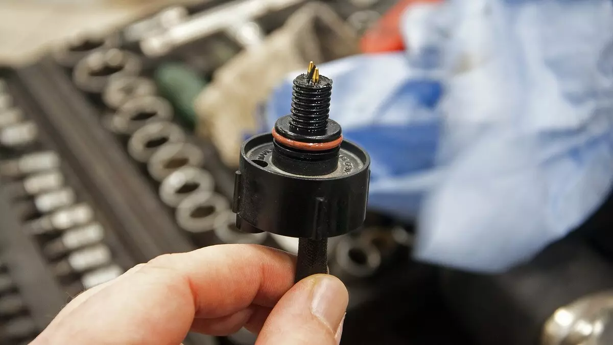 Water, water, circle water: why and how to change the fuel filter on the diesel 36393_18