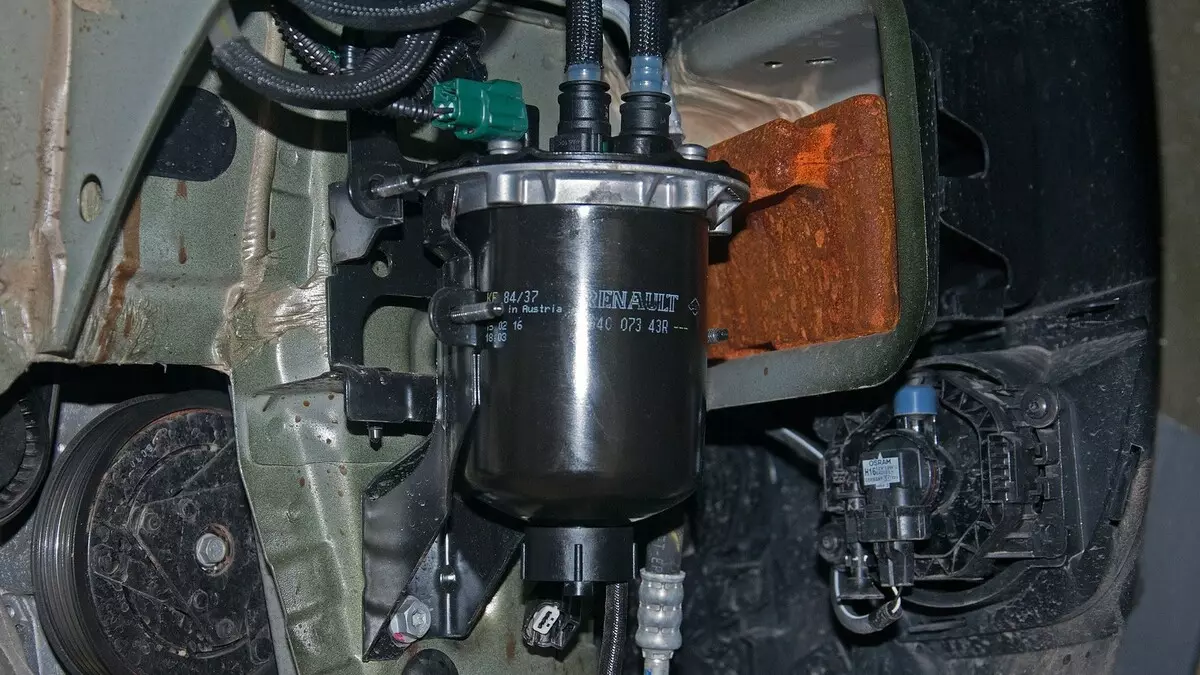Water, water, circle water: why and how to change the fuel filter on the diesel 36393_20