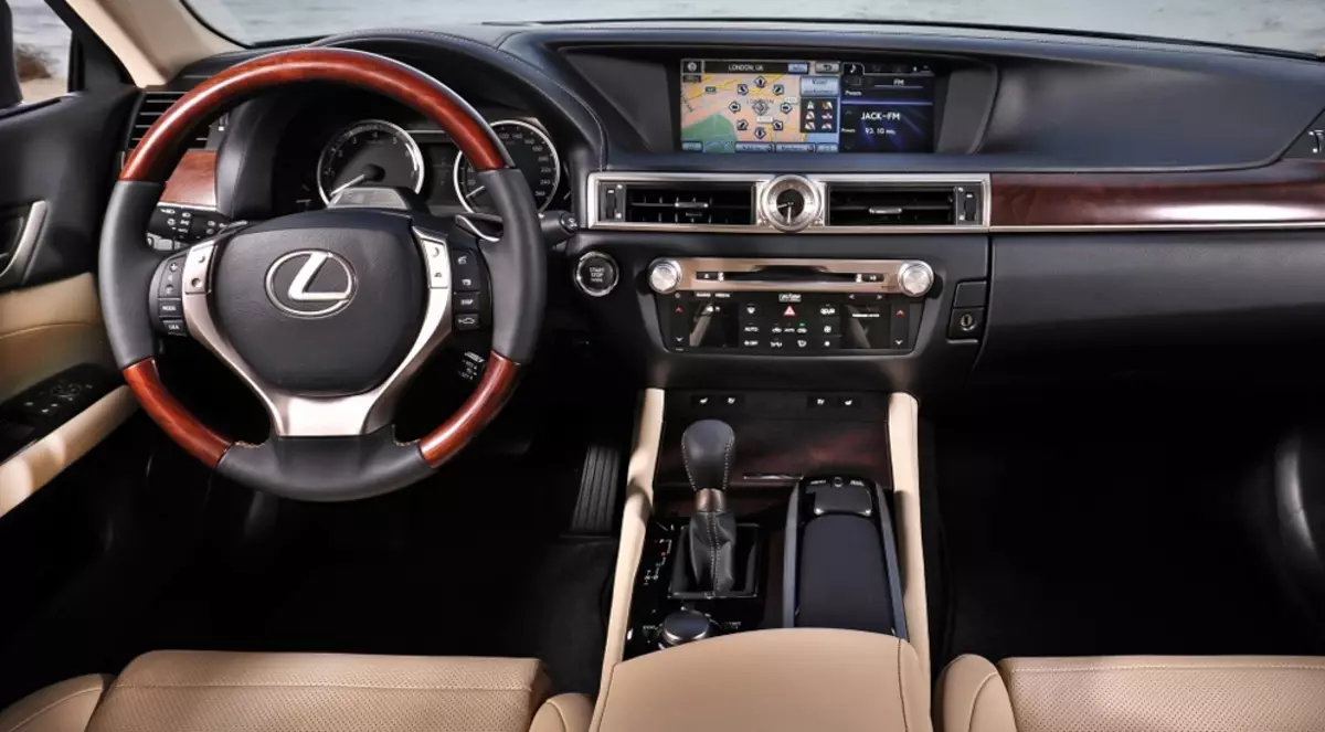 Lexus heeft speciale sets aangekondigd in verschillende modellen in september 36491_8