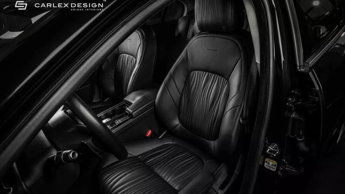 Nakakuha si Jaguar XE ng eksklusibong interior. 36500_8