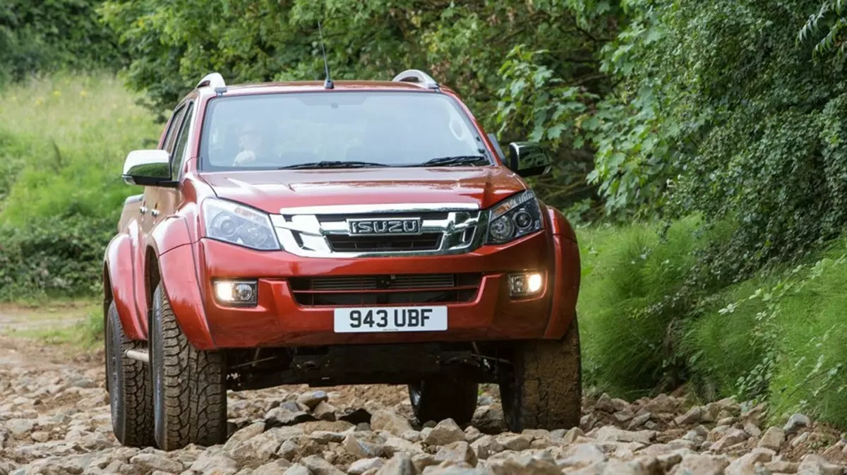 Tidak ada jalan seperti itu: Isuzu D-Max Trucks Arctic berjaya ke Rusia 36505_6