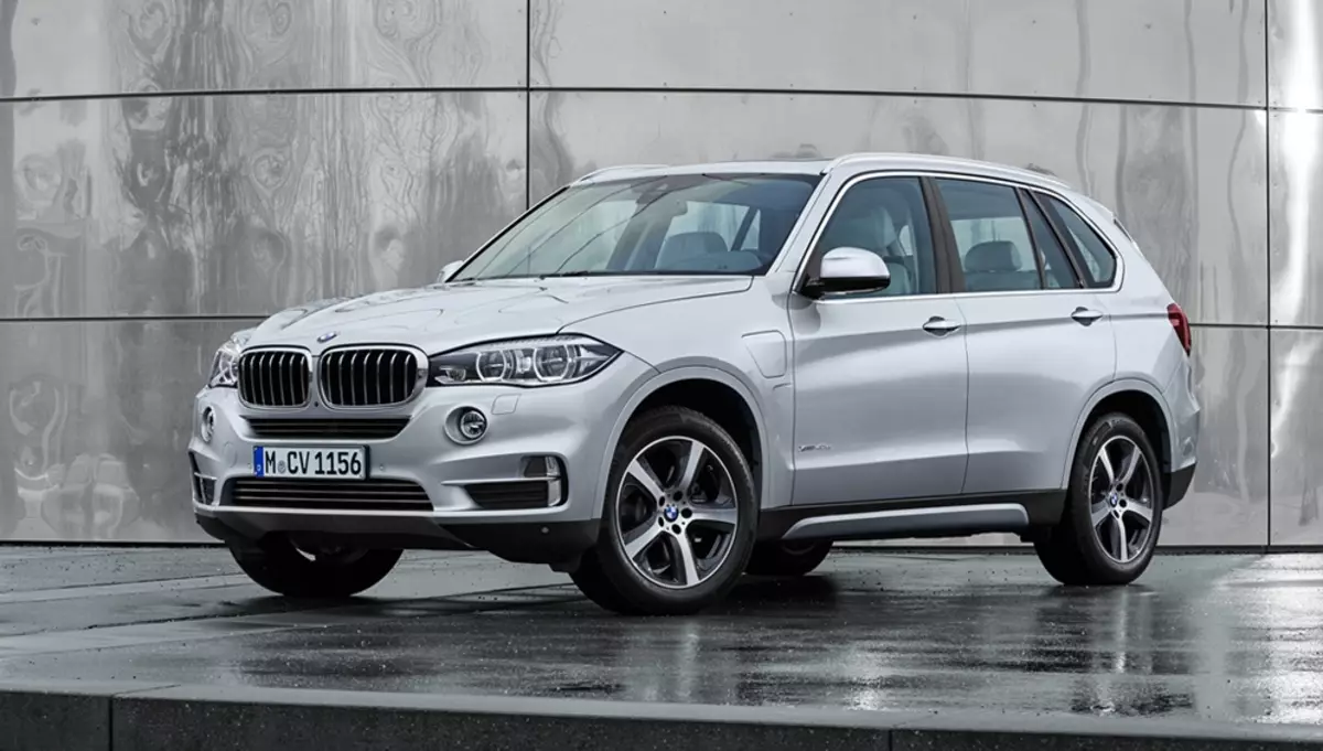 Uus BMW X7 näitab tõelist lisatasu klassi 36681_1