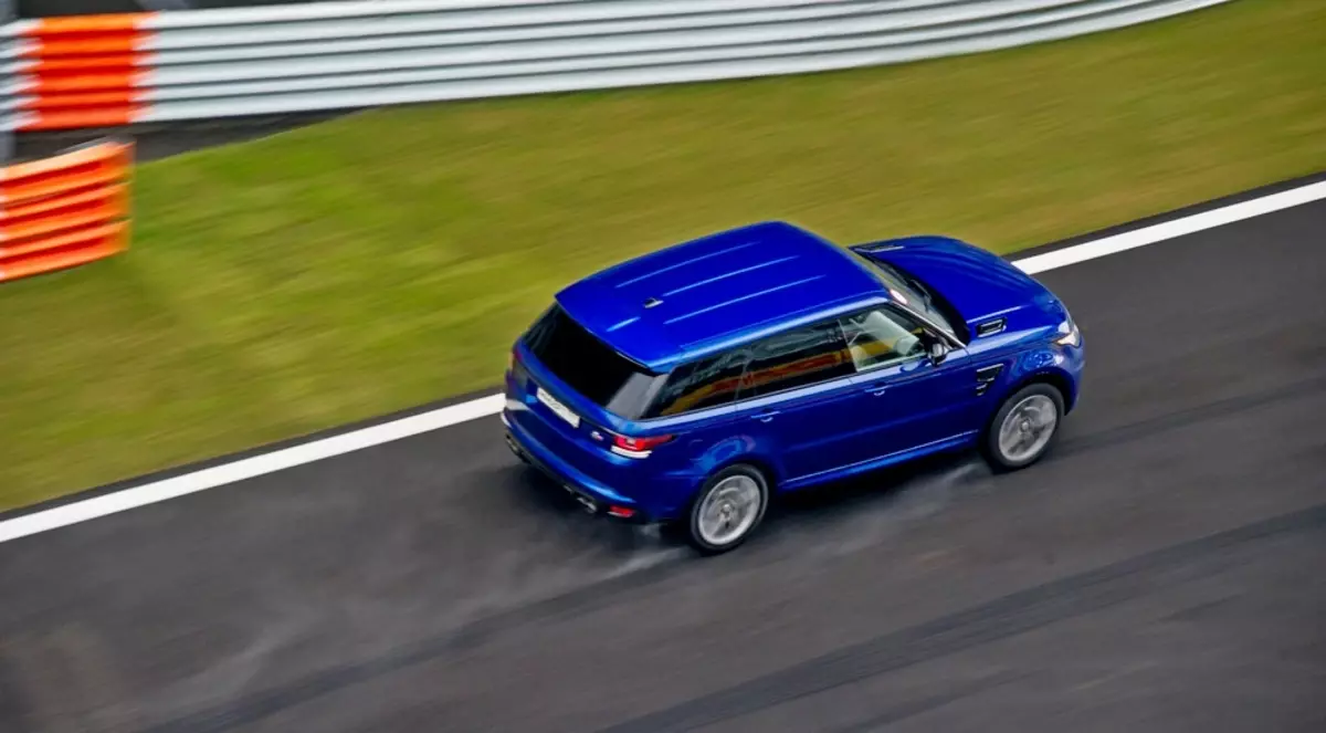 Test Jaguar F-tipli AWD və Range Rover Sport Svr Sochi-də bir yolda: kiçik atəş 36700_11