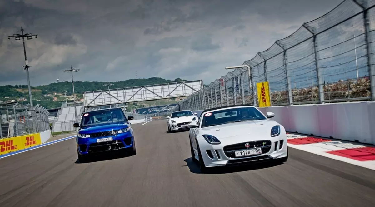 Test Jaguar F-type AWD og Range Rover Sport SVR på en vej i Sochi: Little Fire 36700_22