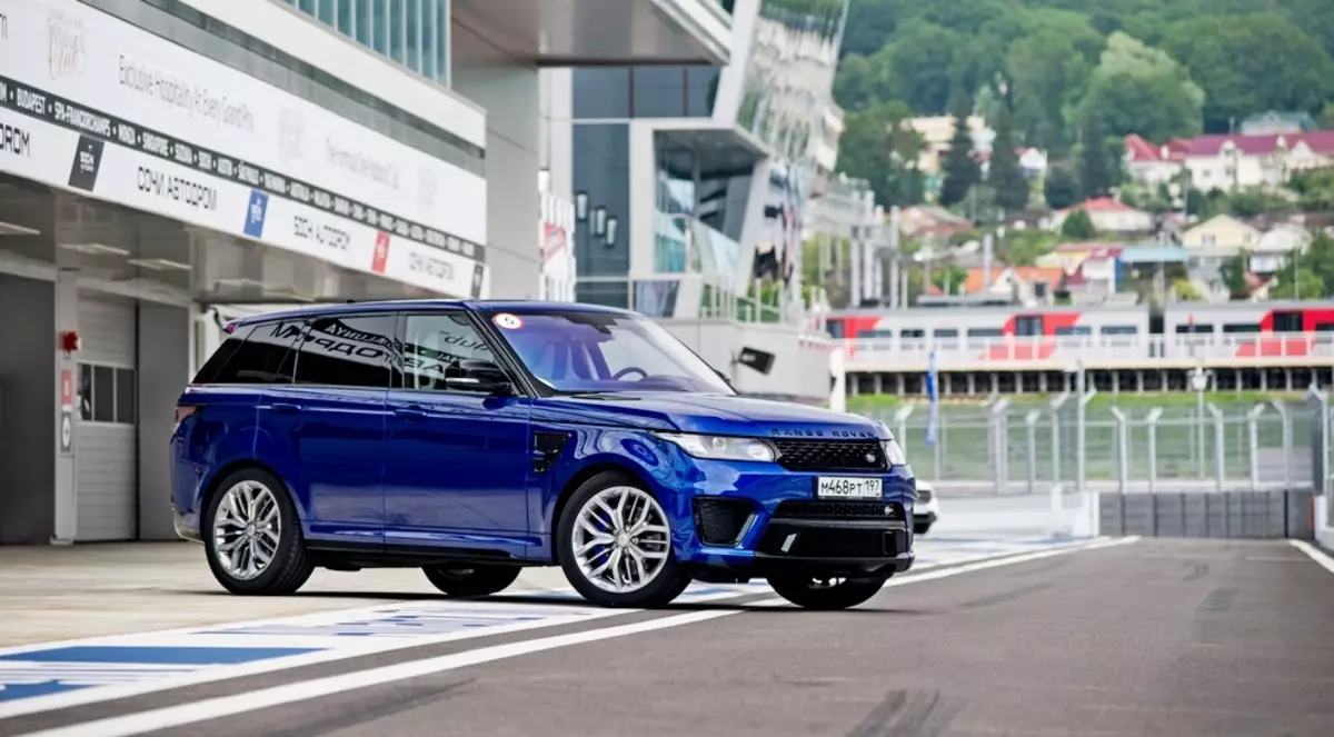 Test Jaguar F-type AWD og Range Rover Sport SVR på en vej i Sochi: Little Fire 36700_6