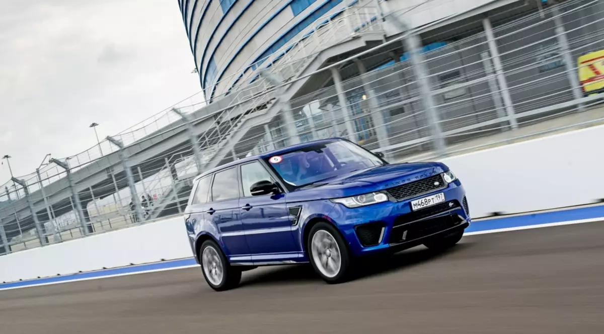 Mtihani wa Jaguar F-Aina ya AWD na Range Rover Sport Svr kwenye barabara ya Sochi: Moto kidogo 36700_8