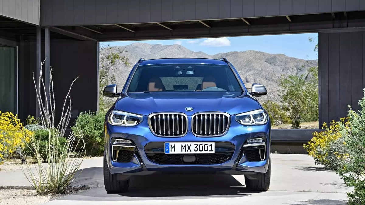 BMW X3 M40i.