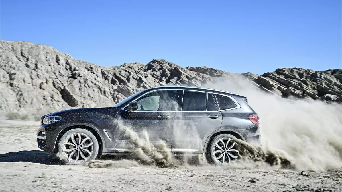 يېڭى BMW X3 ئوتتۇرىغا قويۇلدى 36723_5