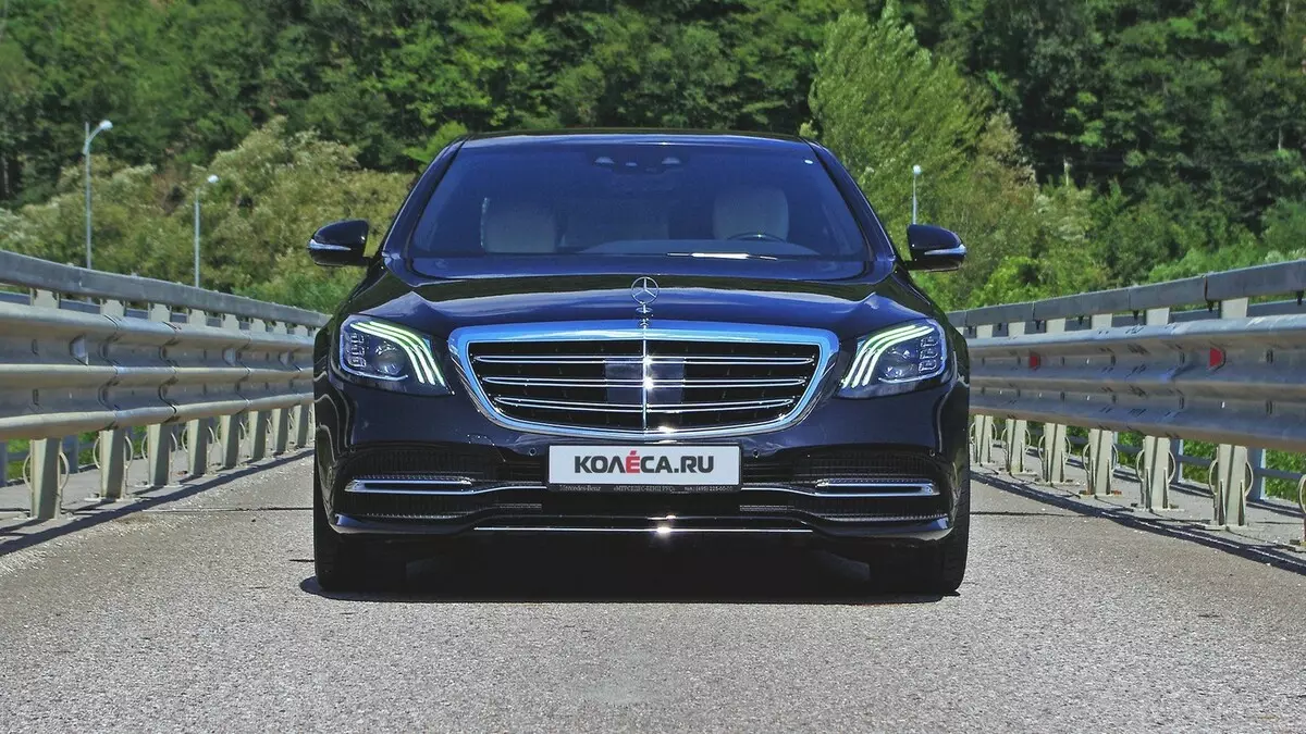 Üç Torks: Test sürücüsü Restyling Mercedes S-Klasses W222 36728_1