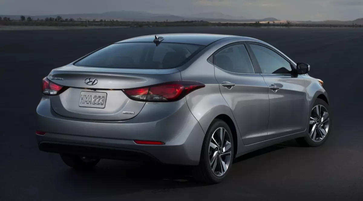 Hyundai eldonis la unuan teaser de nova Elantra 36778_3