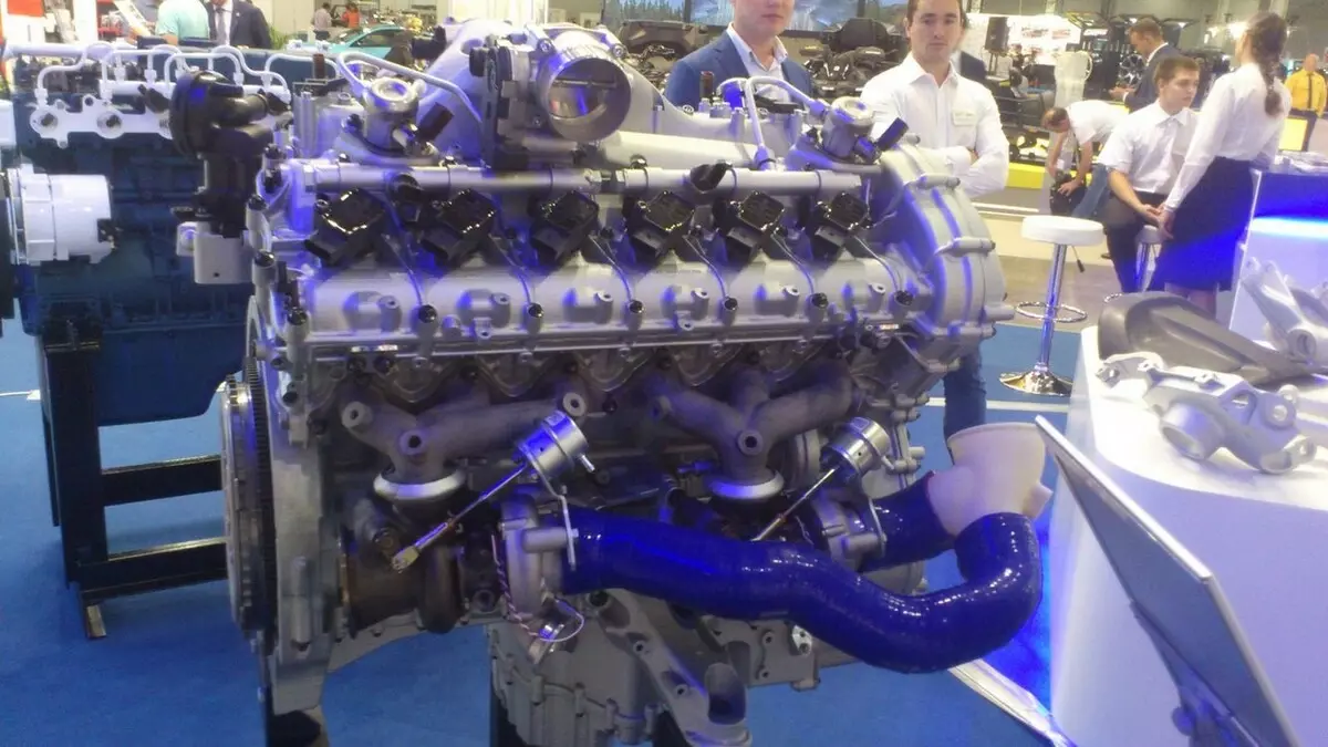 Waxaan soo bandhignay V12 motor ee 