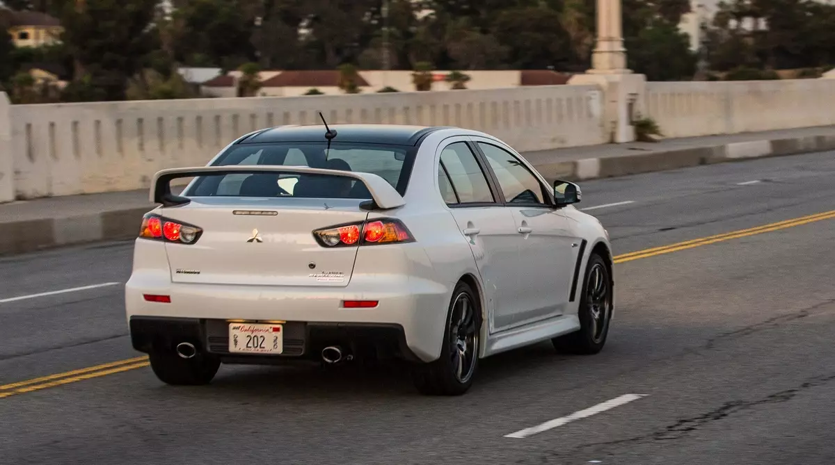 Mitsubishi Lancer Evolution กล่าวว่าลาก่อนแฟน ๆ ของรุ่นสุดท้ายของรุ่นสุดท้าย 36851_6