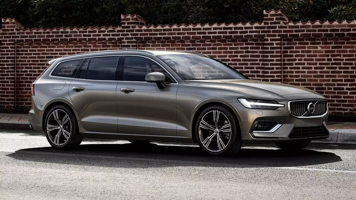 Ing foto: Prasasti Volvo V60 T6 taun 2018