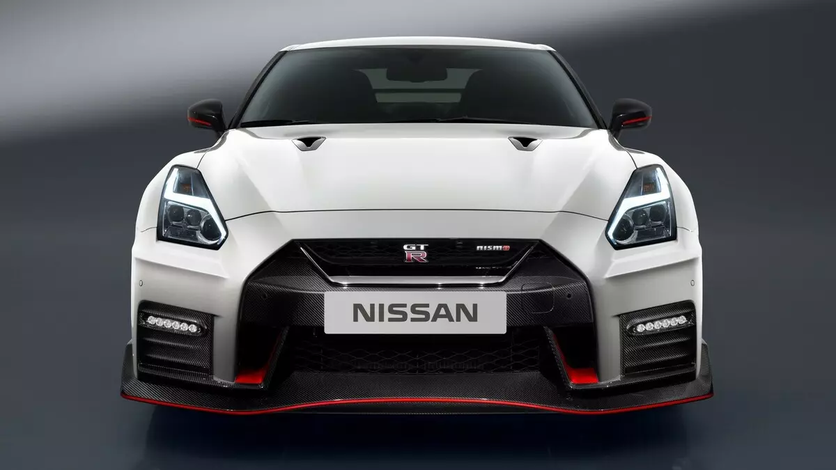 Annoncé le prix d'un coupé 600 fort Nissan GT-R Nismo 37091_4