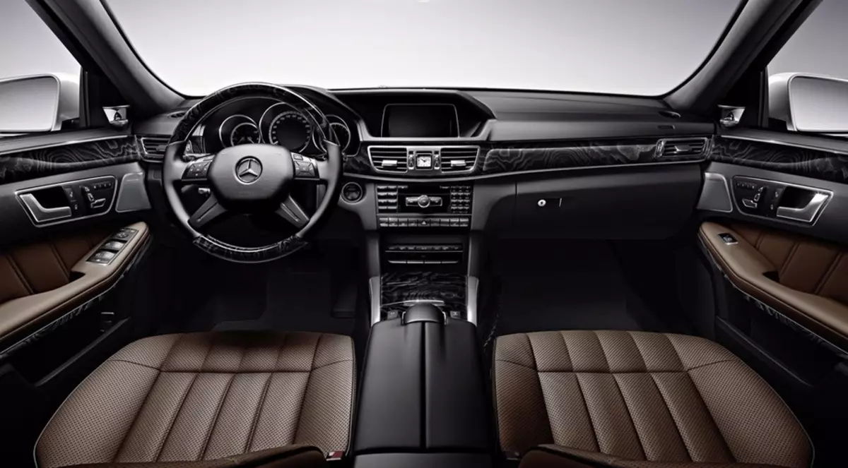 Mercedes-Benz გახდის C-Class და E-Class 