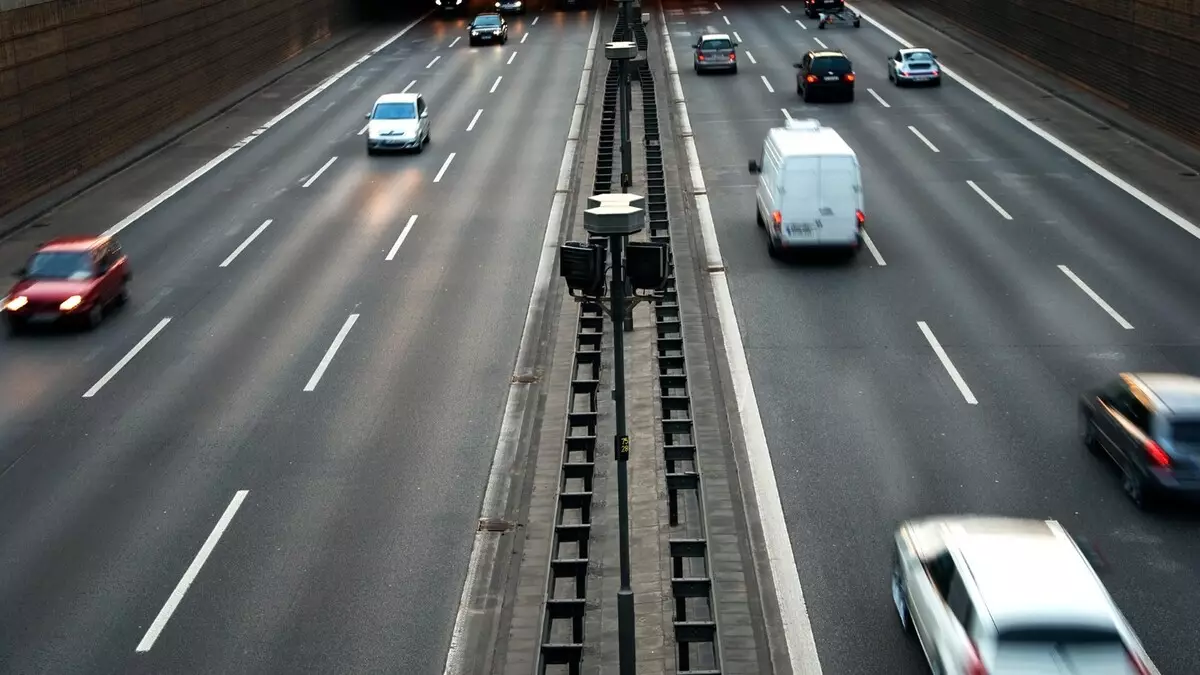 車高速道路。