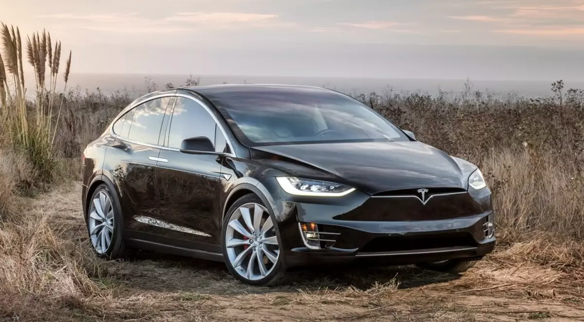 Sur la photo: Tesla modèle x
