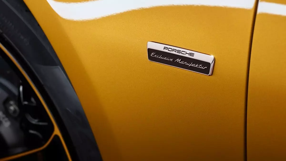 Porsche memperkenalkan versi paling kuat dari Koupe 911 Turbo S 37144_12
