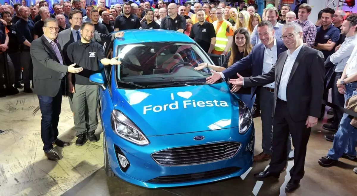 Neuer Ford Fiesta Läuft en Köln Vom Band