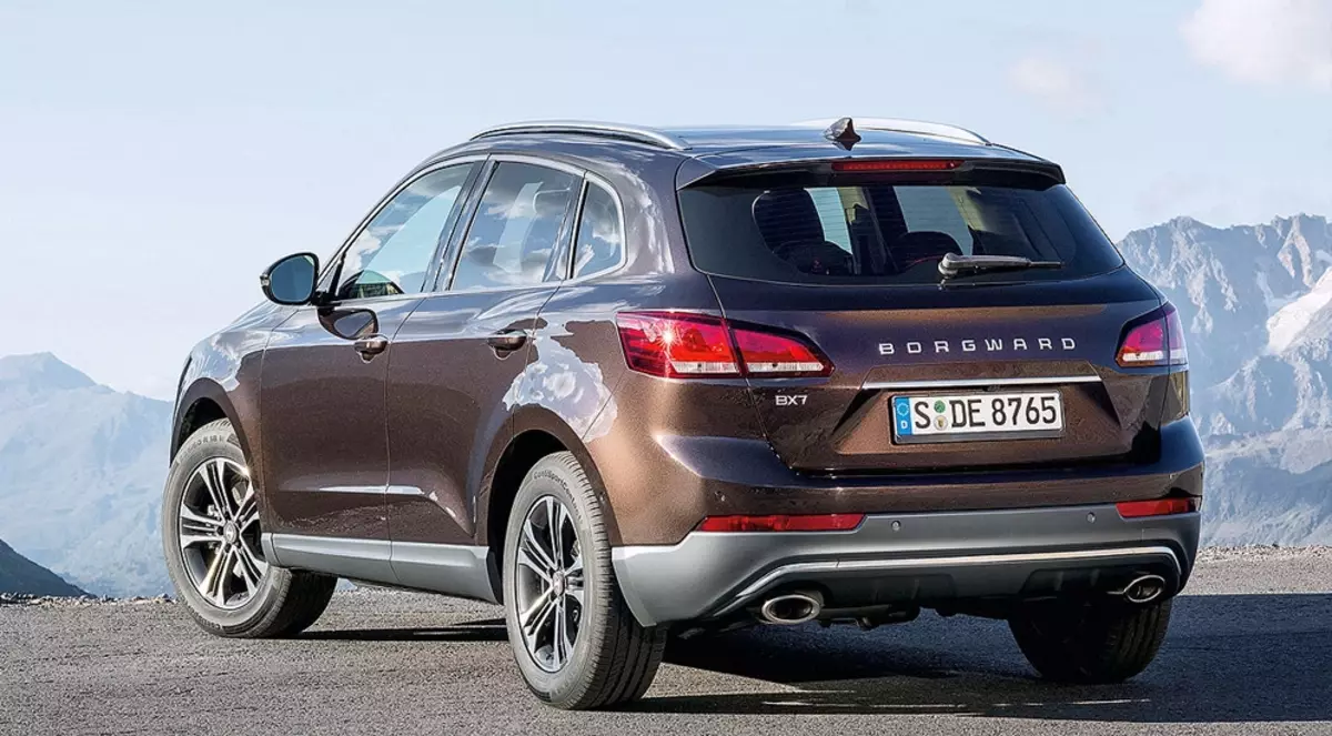 Déi däitscher Chinesesch Crossover Borgward Bx7 erschéngt um Netzwierk 37293_2